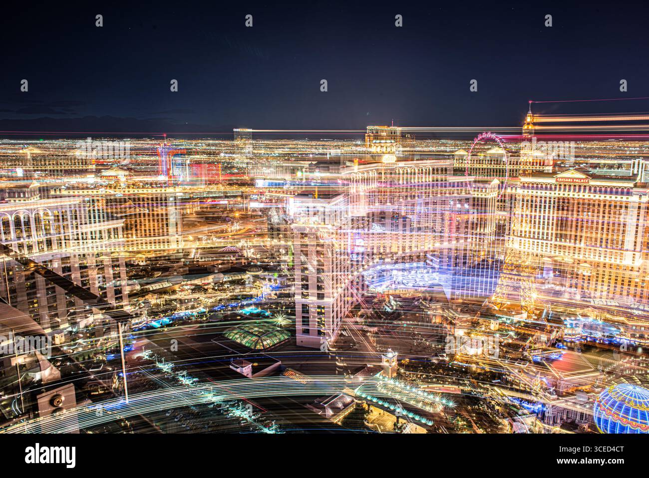 Dazzling skyline hi-res stock photography and images - Alamy