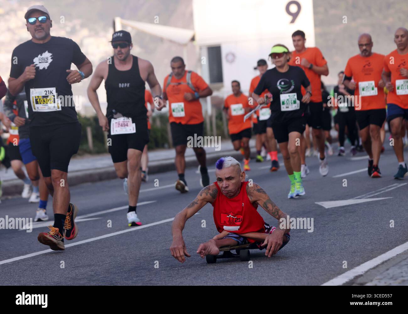 Iconic fitness image hi-res stock photography and images - Alamy