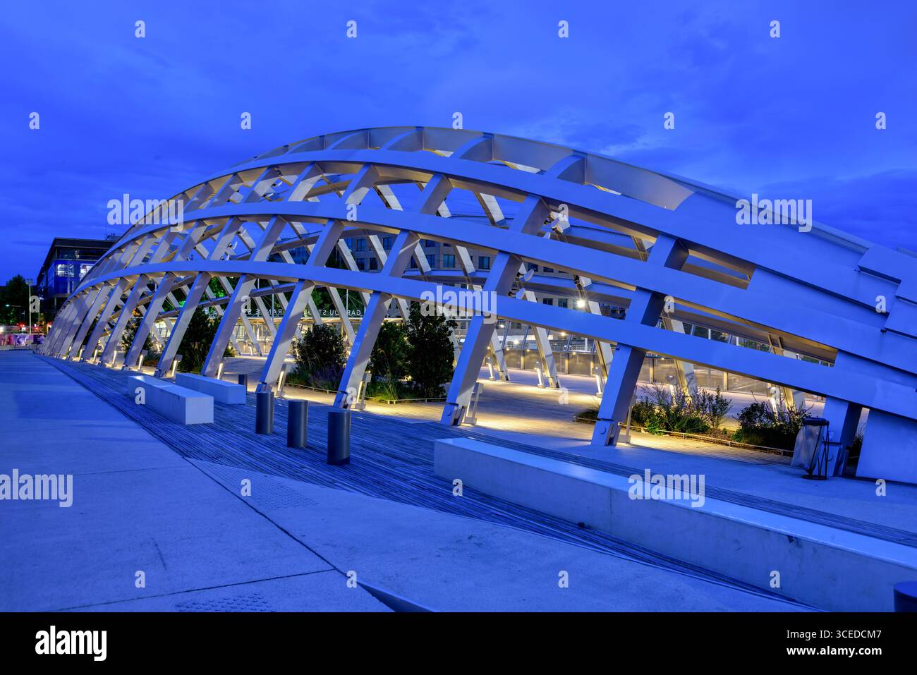 Paris, Franchissement Urbain Pleyel, Architekt Marc Mimram // Paris ...