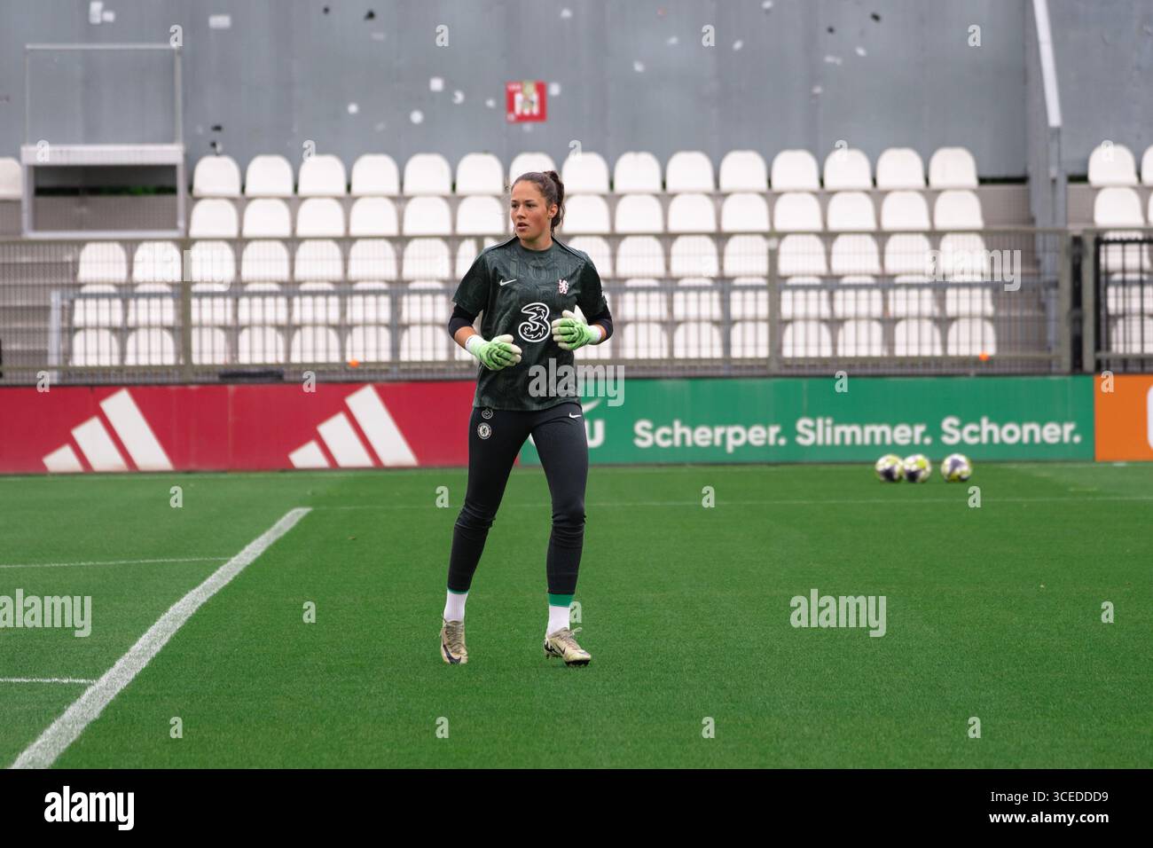 Amsterdam, Netherlands. 17th Aug, 2025. Livia Peng ( Chelsea FC, 1 ...