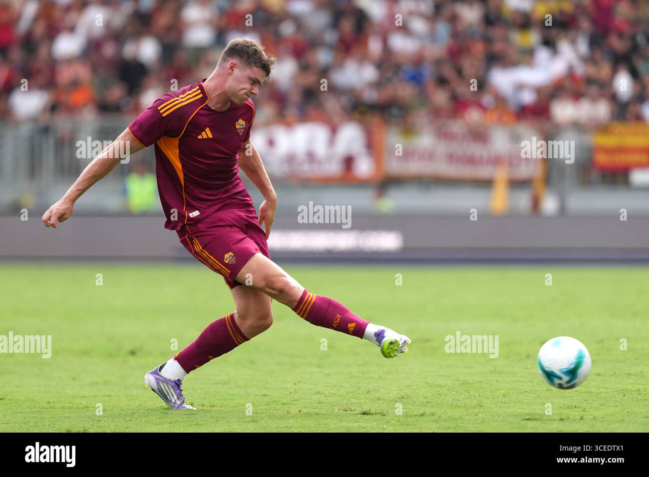 Friendly 2025 2026 hi-res stock photography and images - Alamy