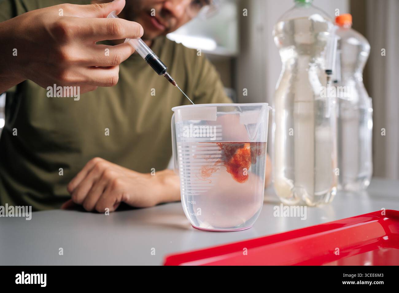 Close up mixing medicine syringe hi-res stock photography and images ...