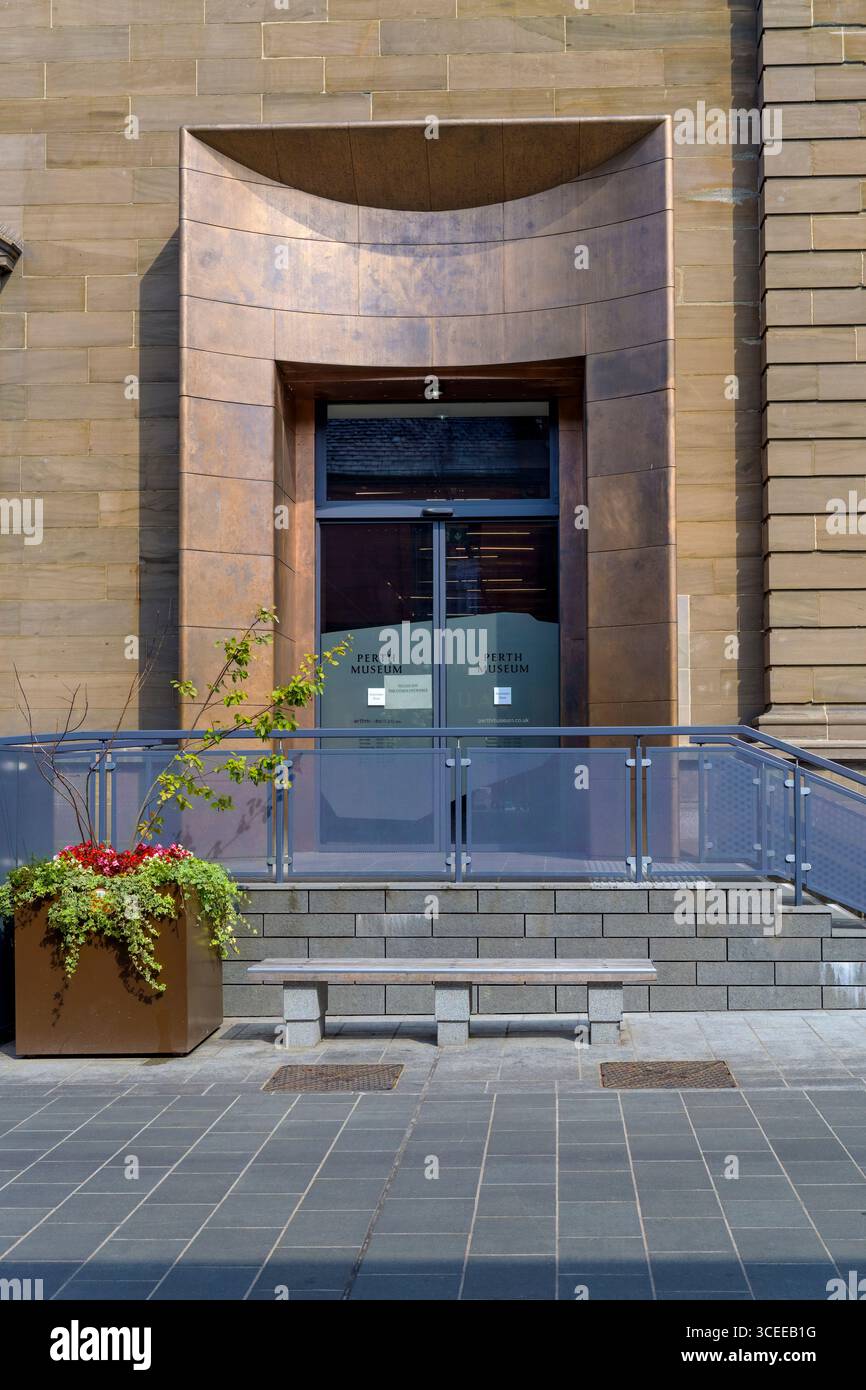 Perth and kinross city centre hi-res stock photography and images - Alamy