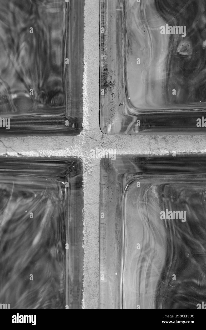 Thick square glass blocks hi-res stock photography and images - Alamy