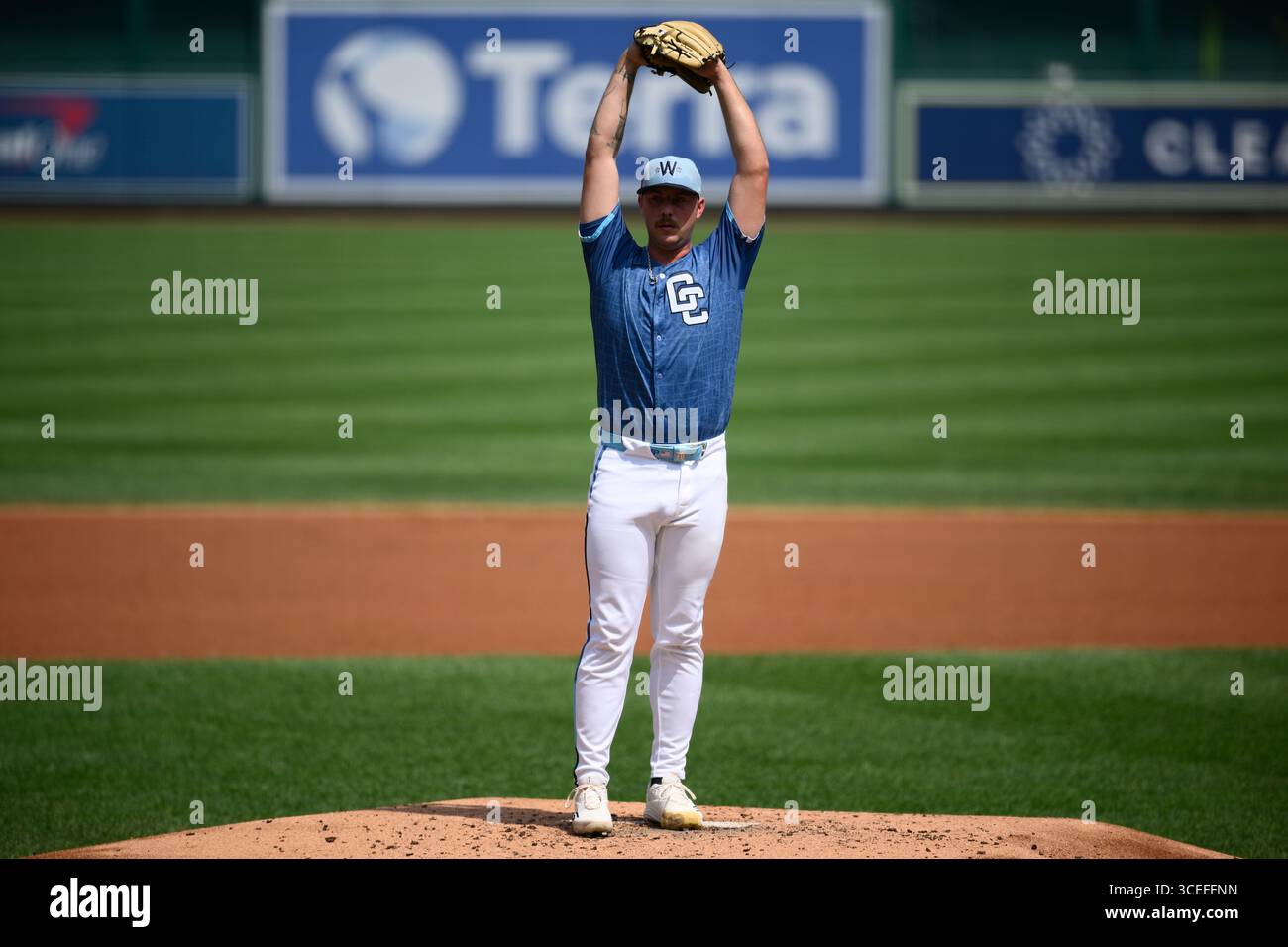 Washington Nationals starting pitcher Mitchell Parker (70) in action ...