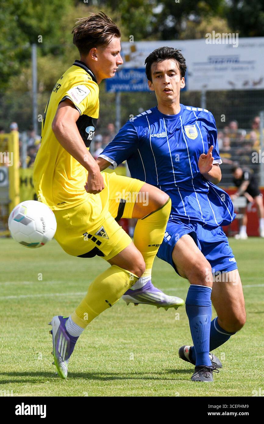 v.li.: Matti Wagner (Alemannia Aachen, 3), Yuri Backhaus ( 1. FC Düren ...