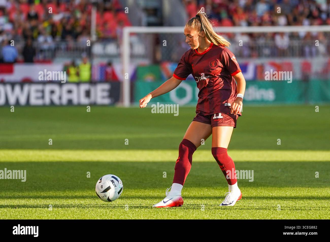 Kaylee Hunter #11 of AFC Toronto dribble the ball during the Northern Super League Match between ...