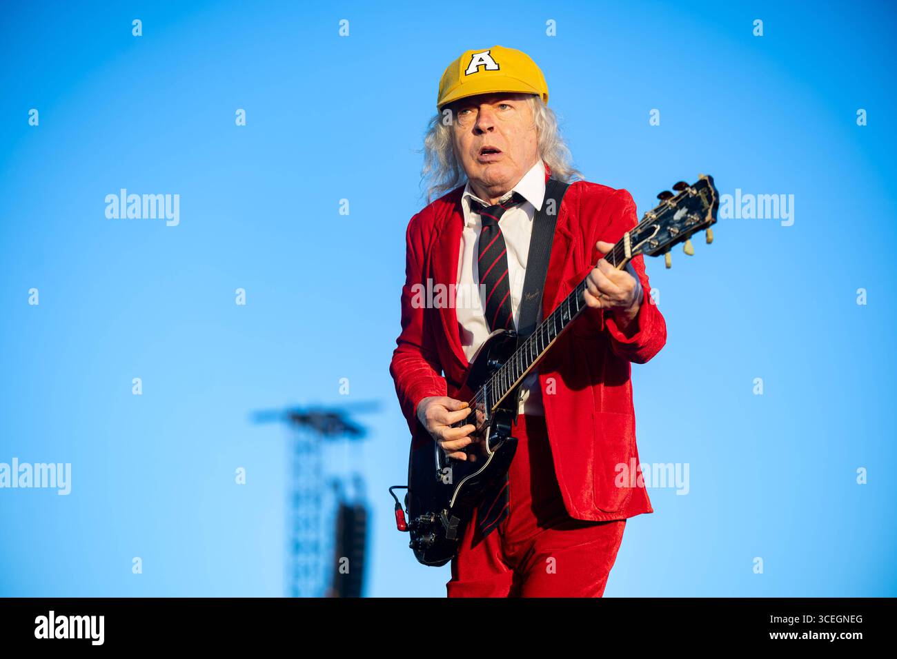 Karlsruhe, AC/DC - PWR UP TOUR 2025, 17.08.2025 Gitarist und Mitgruender der Band ACDC Angus ...