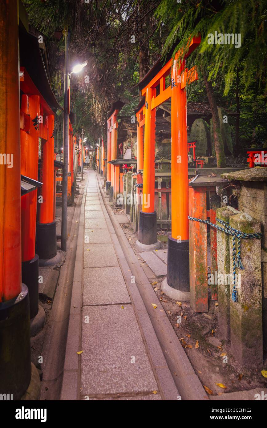 Small stone altar fushimi hi-res stock photography and images - Alamy
