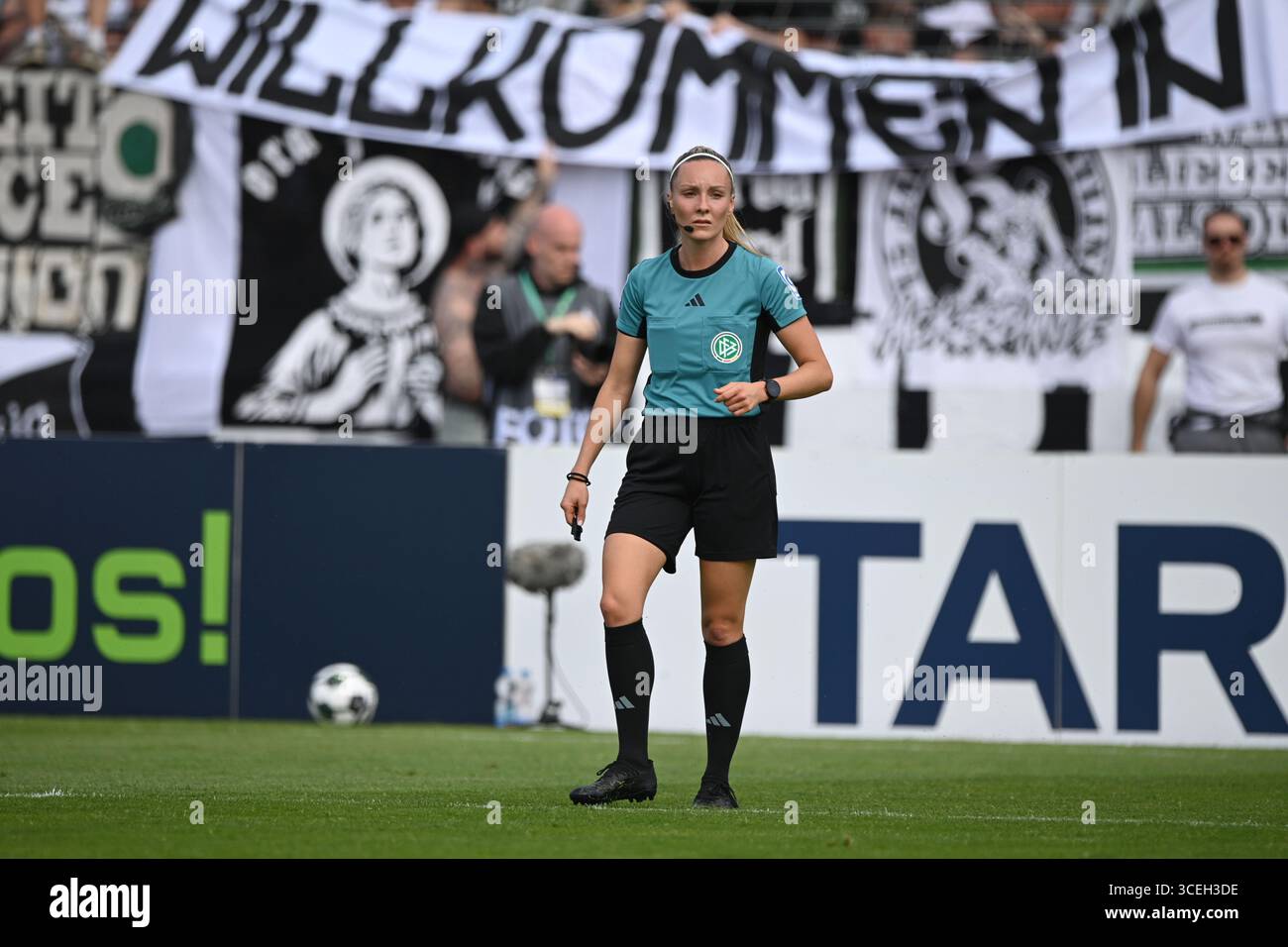 referee Fabienne MICHEL full figure, whole figure, whole body, football ...