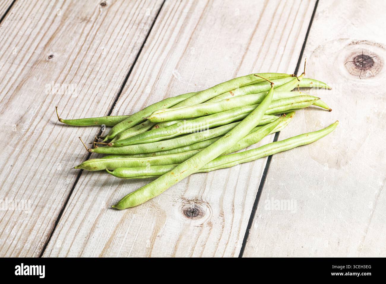 Raw fresh young green bean string Stock Photo - Alamy