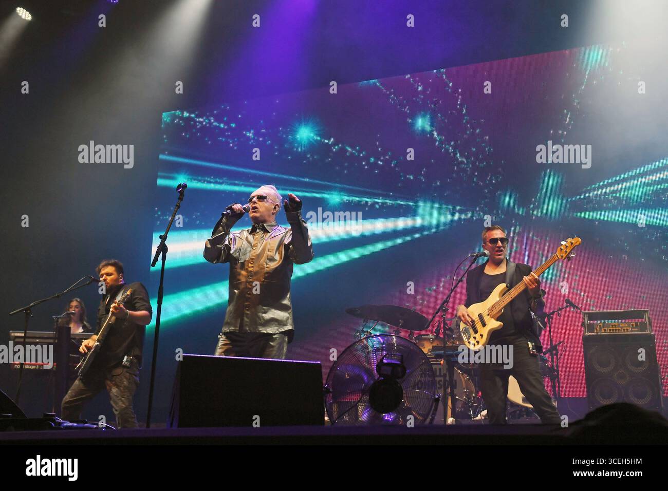 HENLEY-ON-THAMES, ENGLAND - AUGUST 17: Holly Johnson performing at ...