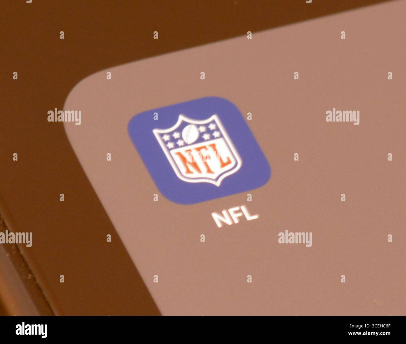 Official NFL app on a smartphone screen Stock Photo - Alamy