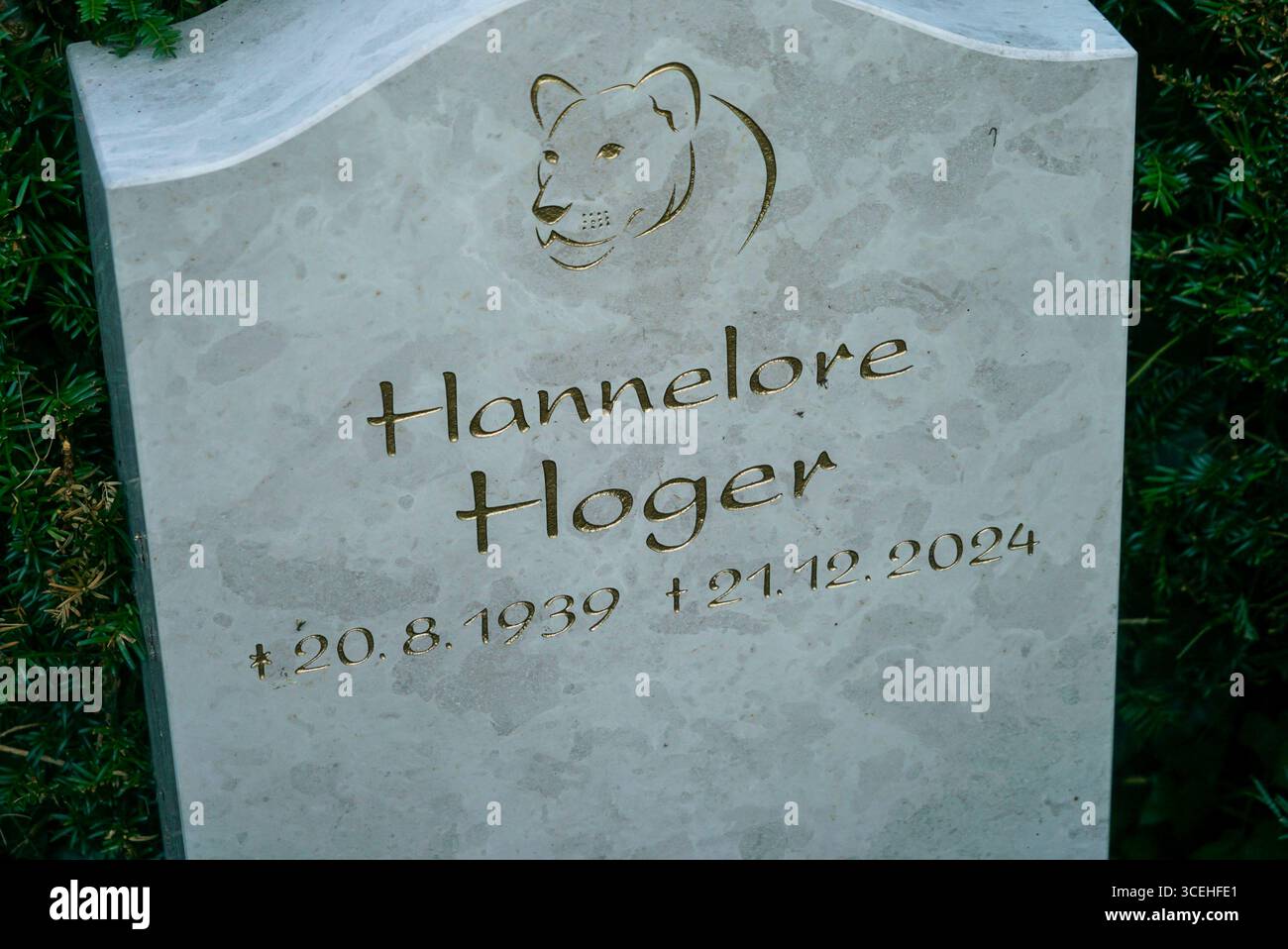 cntv Das Grab der verstorbenen Hannelore Hoger hat kurz vor dem ...