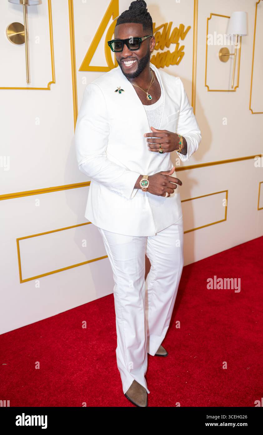 Pastor Mike Todd on the Red Carpet at the 40th Annual Stellar Awards at ...