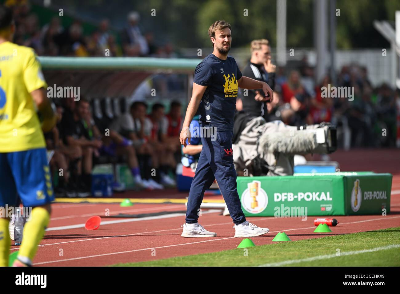 Coach Key RIEBAU (SV Atlas Delmenhorst) is watching the match Football ...