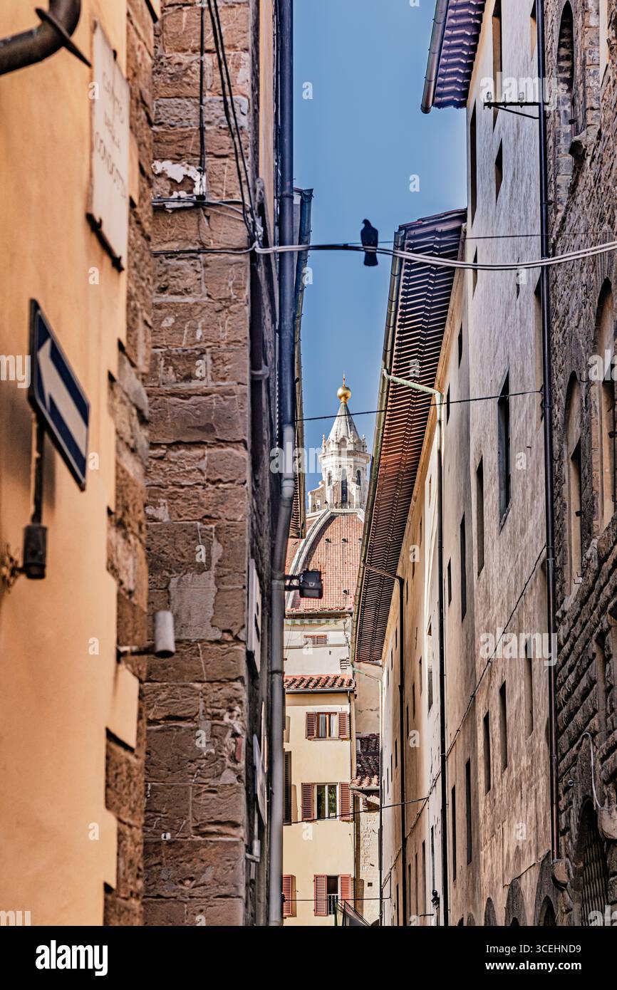 Buildings alley in florence hi-res stock photography and images - Alamy