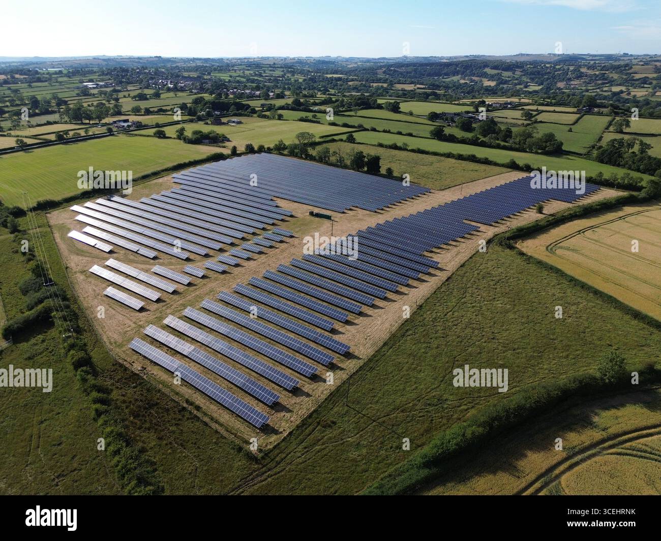 Large solar farm spread across hi-res stock photography and images - Alamy