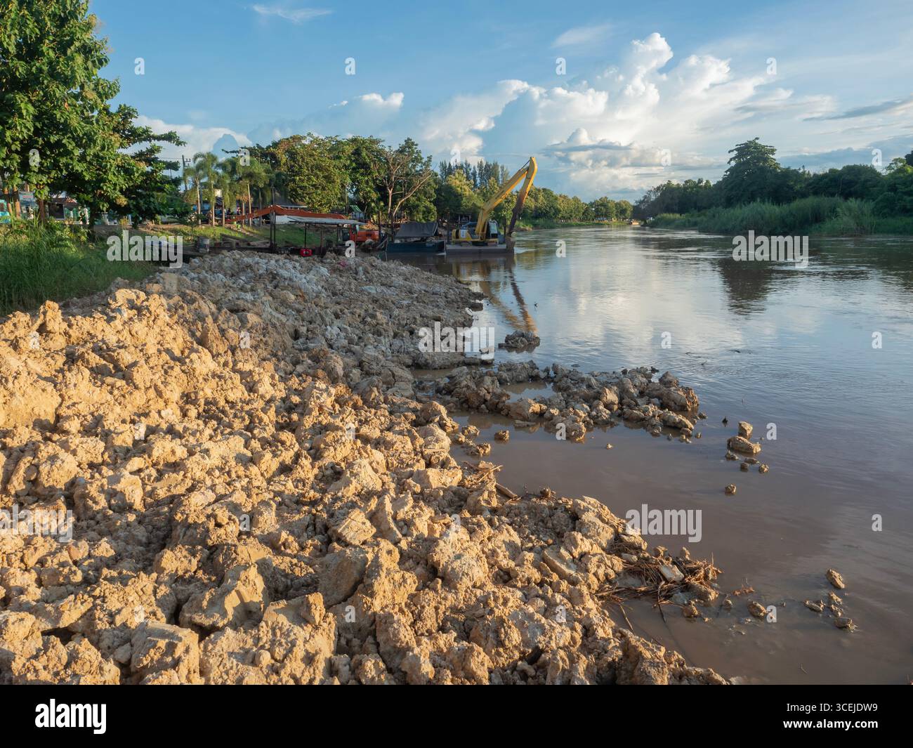 THAILAND - CHIANGMAI, 17 AUGUST 2025 : Dredging the Ping River to ...