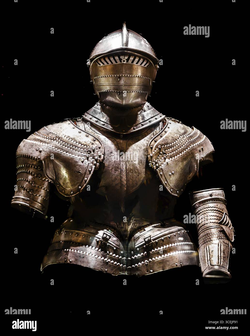 Cuirassier fortress, Palace Armoury, armoury with over 5, 000 weapons ...