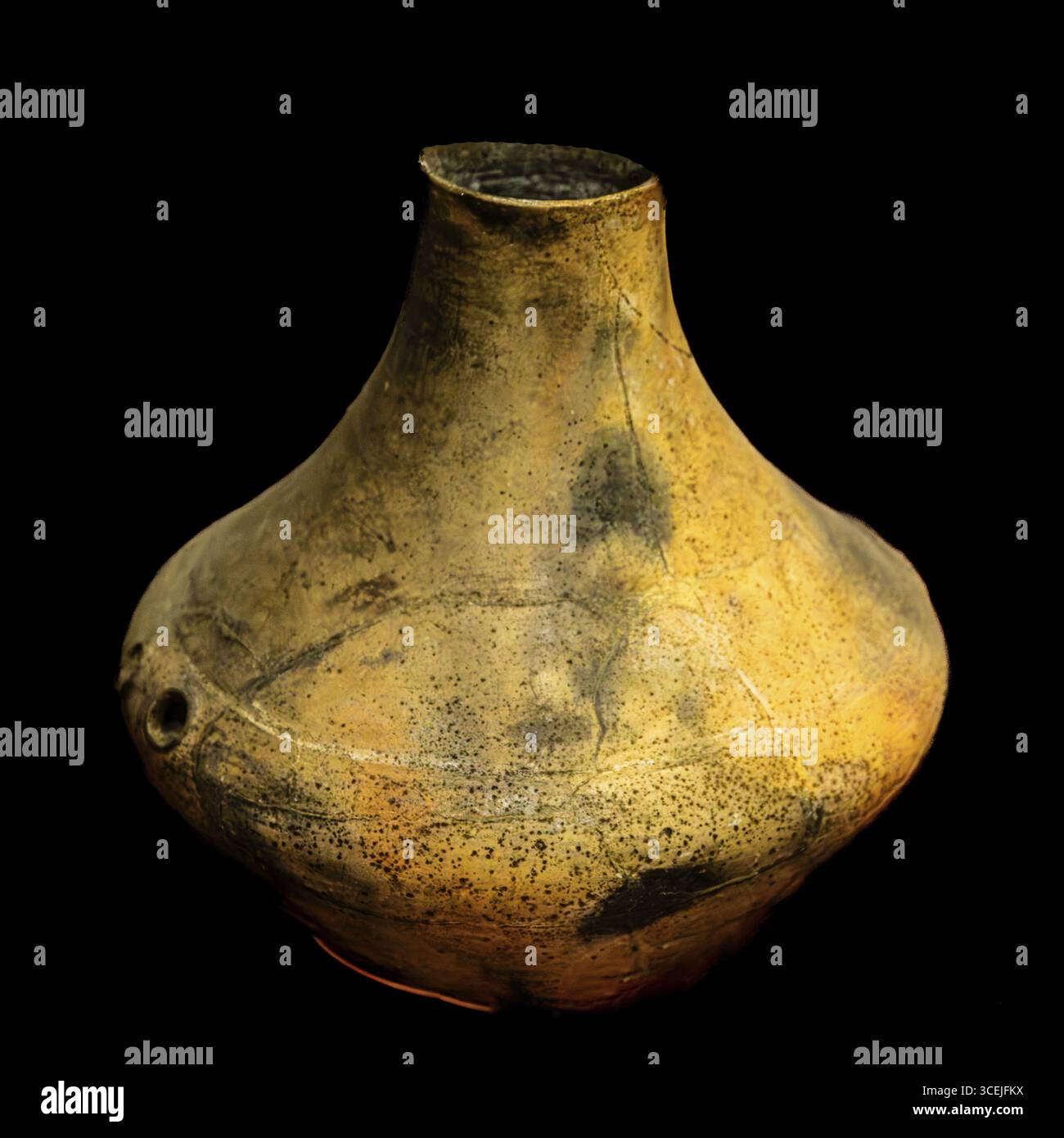 Clay vessels from the megalithic Tarxien Temple, National Museum of ...