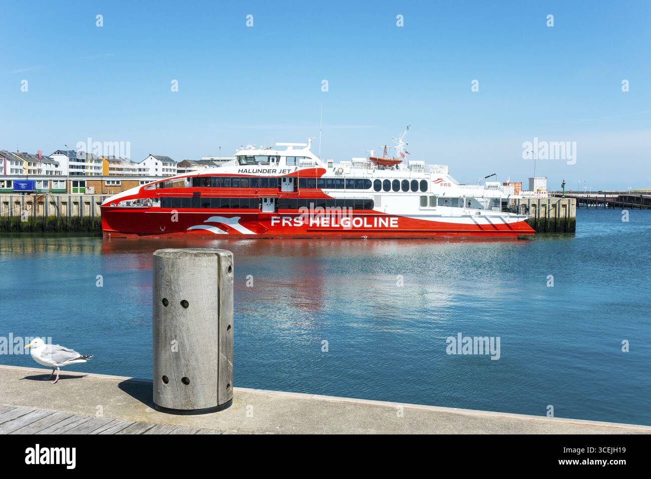 Halunderjet of the FRS Helgoline lies in the inland harbour of ...