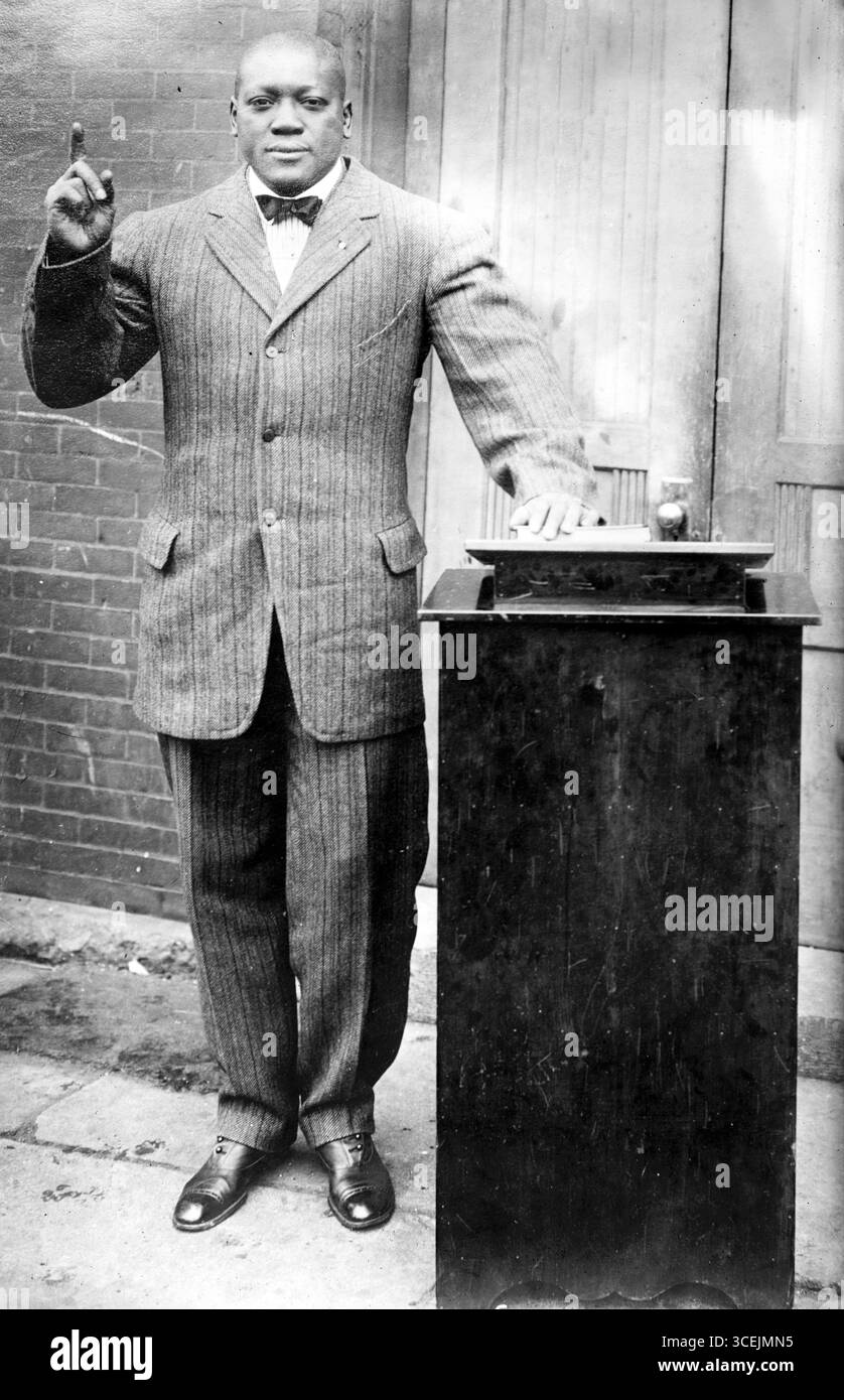 Pulpit preacher Black and White Stock Photos & Images - Alamy