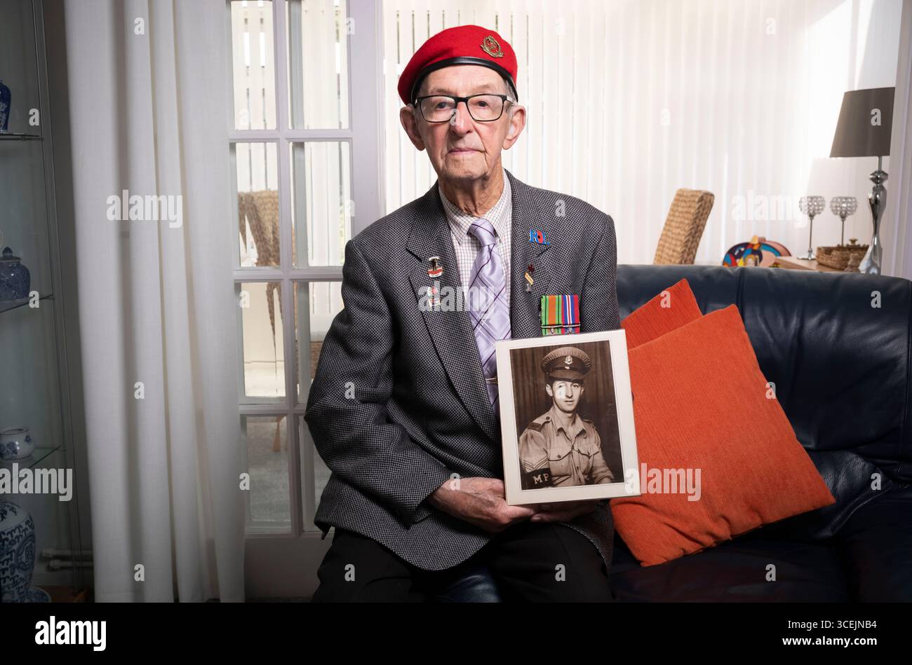 Who served as a military policeman in bombay in 1944 hi-res stock ...