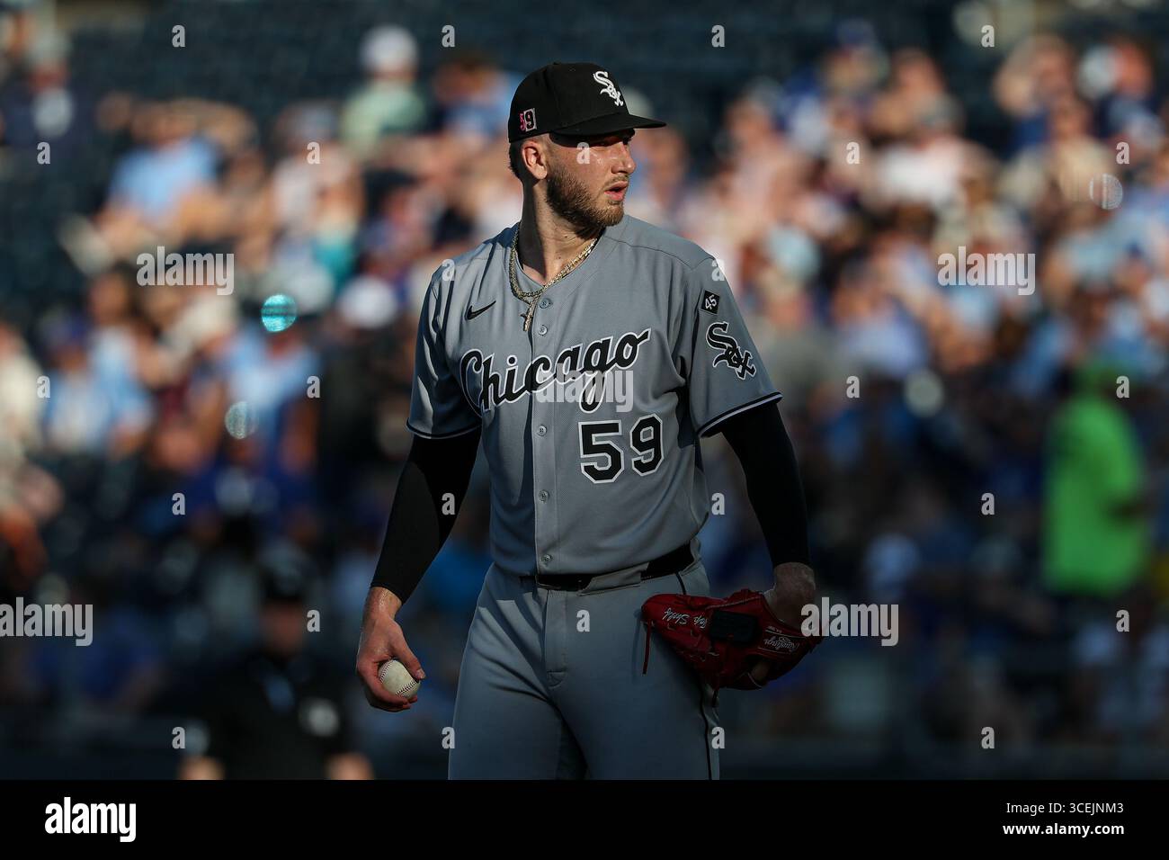 August 16, 2025: Chicago White Sox starting pitcher Sean Burke (59 ...