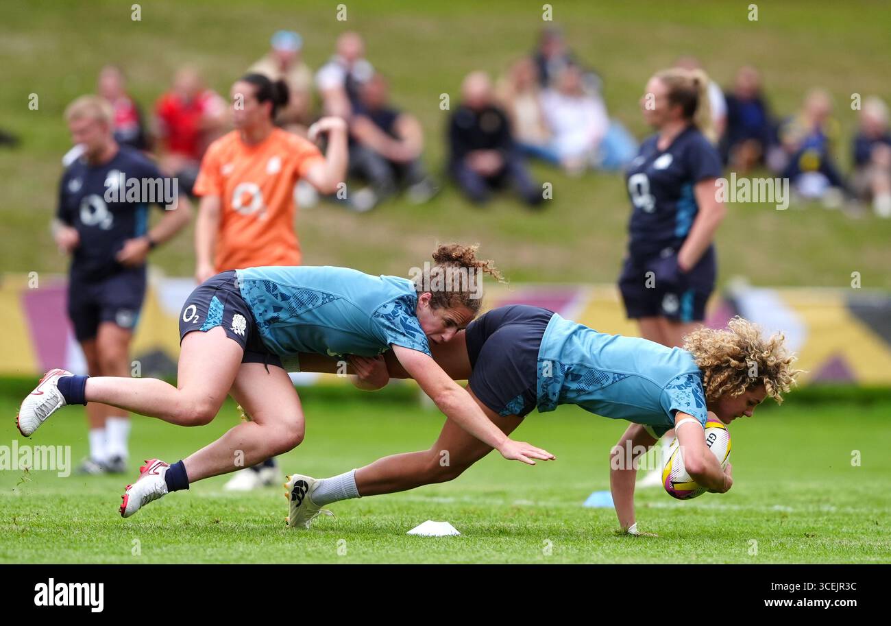 England's Abbie Dow and Ellie Kildunne during a training session at ...
