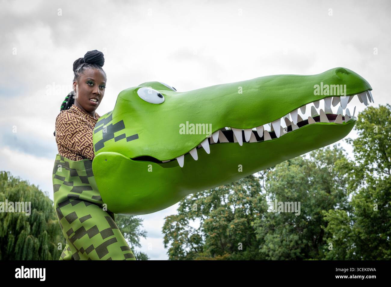 London, UK. 18 August 2025. Cast member Taya Ming performs as The ...