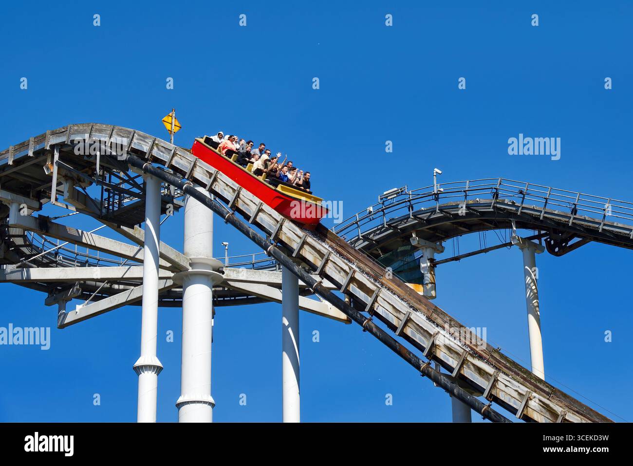 Tidal wave water ride hi-res stock photography and images - Alamy
