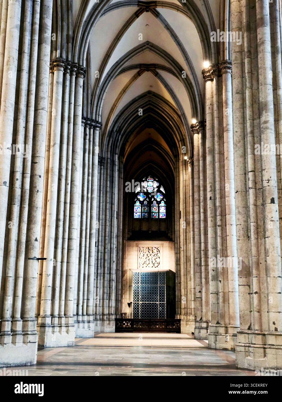 Cologne cathedral interior hi-res stock photography and images - Alamy