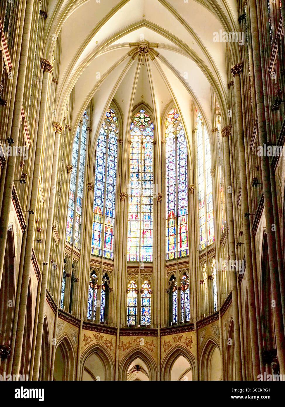 Cologne cathedral interior hi-res stock photography and images - Alamy