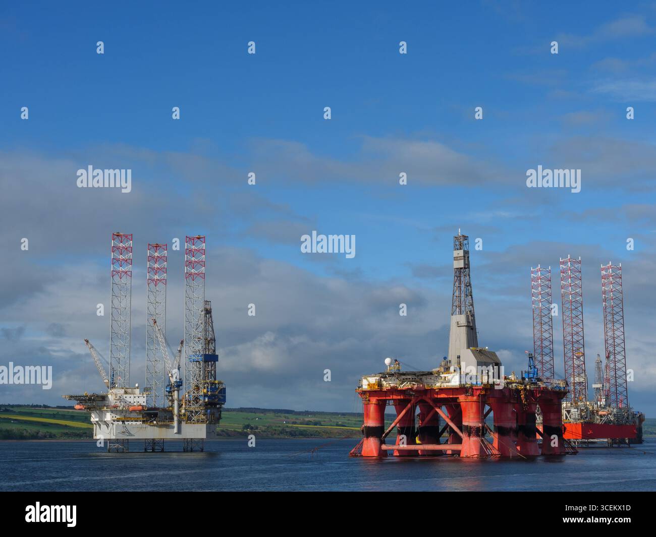 Scottish oilfield hi-res stock photography and images - Alamy