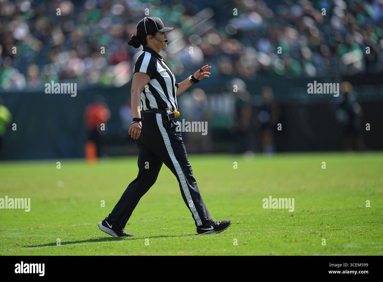 Field judge Karina Tovar (91),in action during an NFL preseason ...