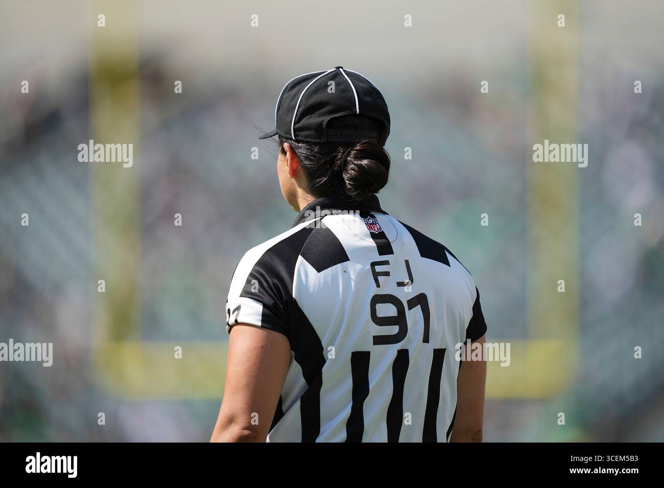 Field judge Karina Tovar (91),in action during an NFL preseason ...