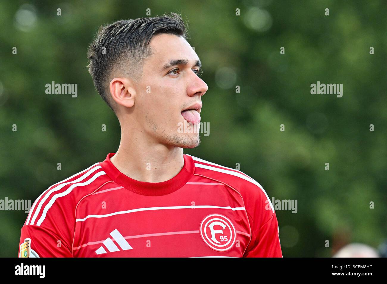 im Bild Sotiris ALEXANDROPOULOS (Fortuna 14) nach der Partie ...