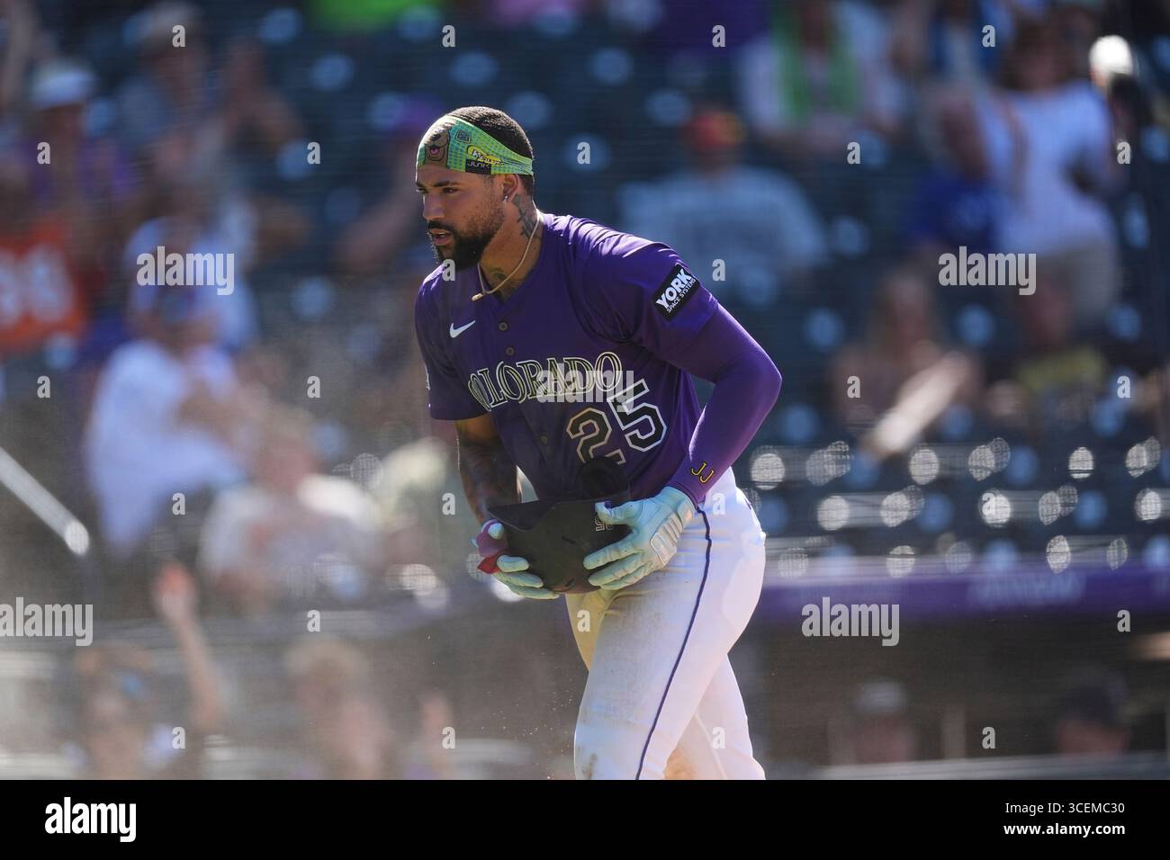 Colorado Rockies first baseman Warming Bernabel (25) in the eighth ...
