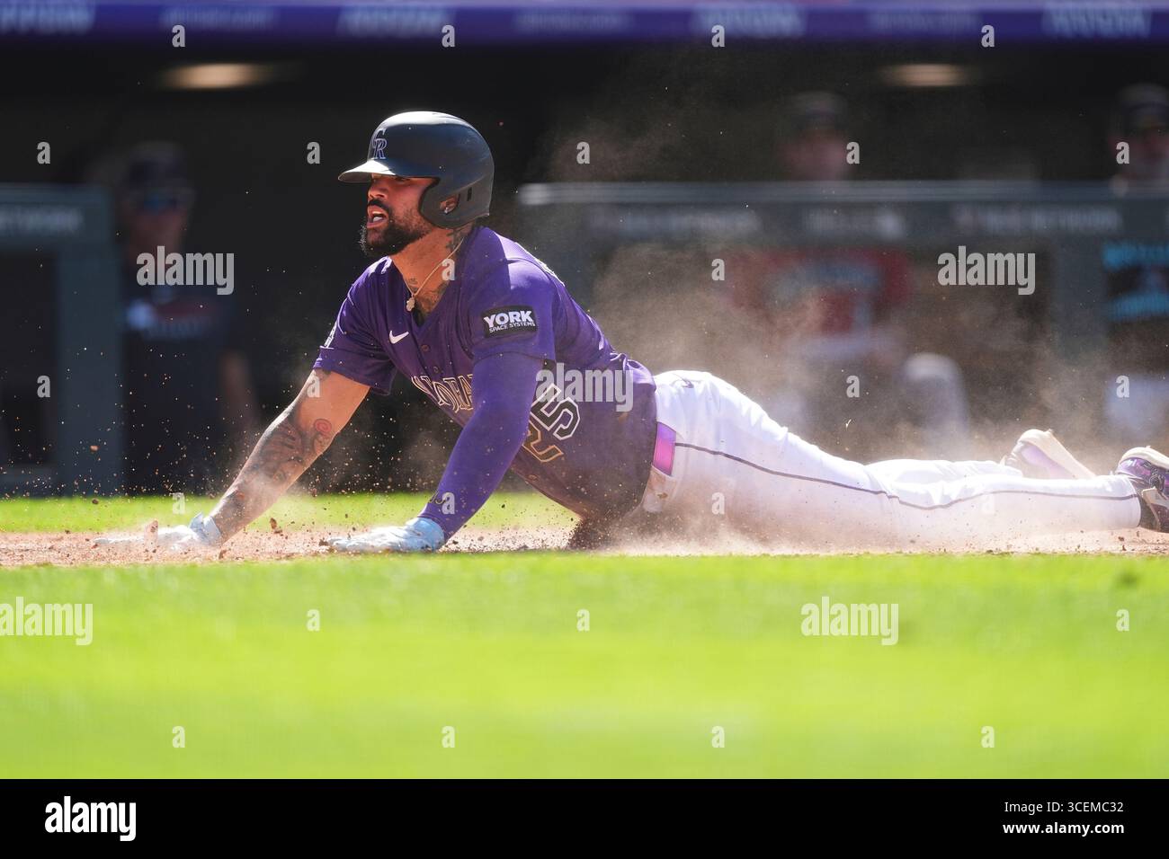 Colorado Rockies first baseman Warming Bernabel (25) in the eighth ...