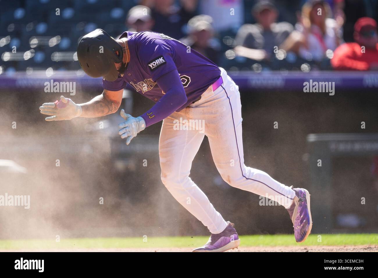 Colorado Rockies first baseman Warming Bernabel (25) in the eighth ...