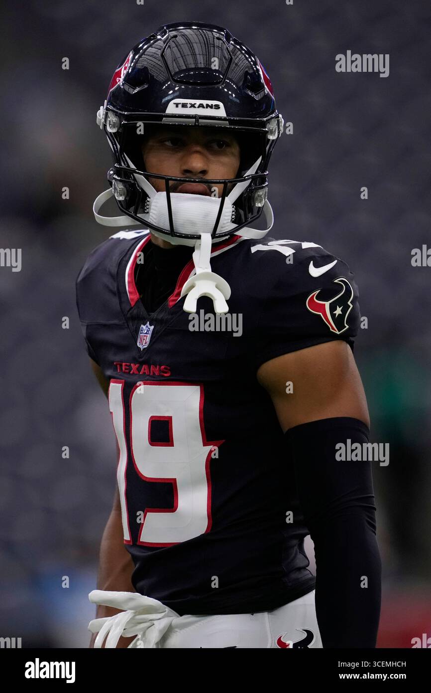 Houston Texans wide receiver Xavier Hutchinson warms up before an NFL ...