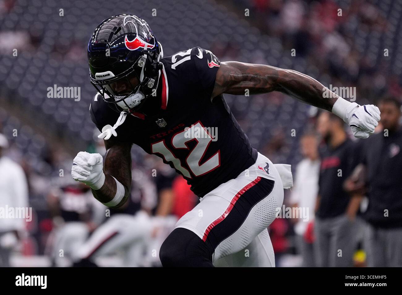 Houston Texans wide receiver Nico Collins warms up before an NFL ...