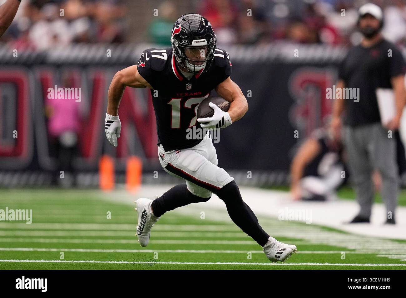 Houston Texans wide receiver Braxton Berrios (17) runs the ball during ...