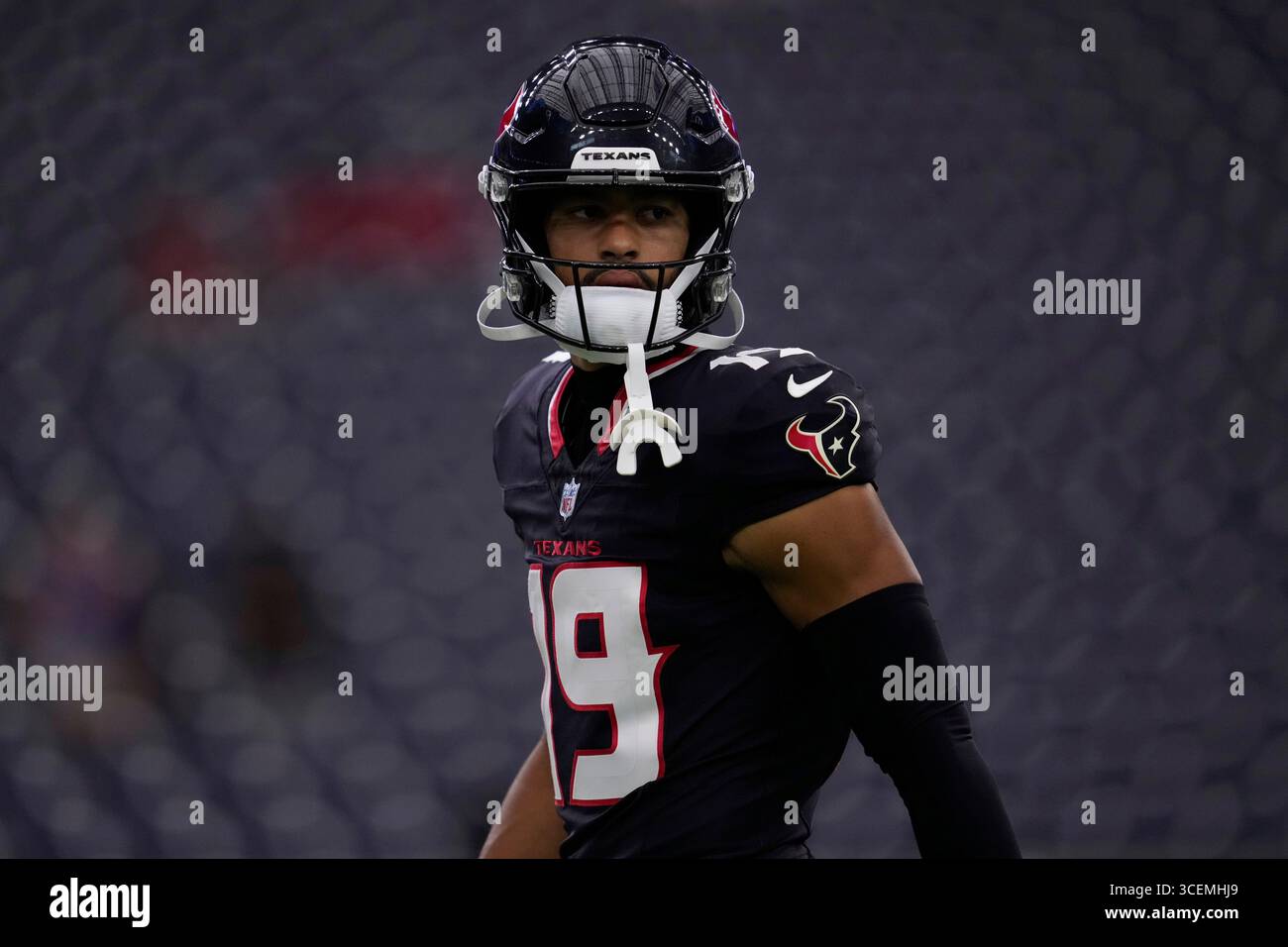 Houston Texans wide receiver Xavier Hutchinson warms up before an NFL ...