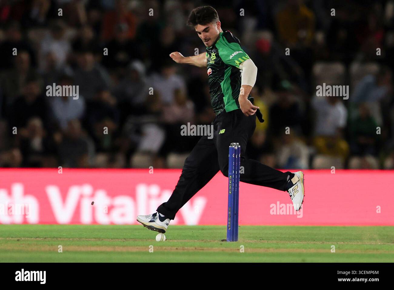 Utilita Bowl, Southampton, UK. 18th Aug, 2025. The Hundred Mens Cricket ...