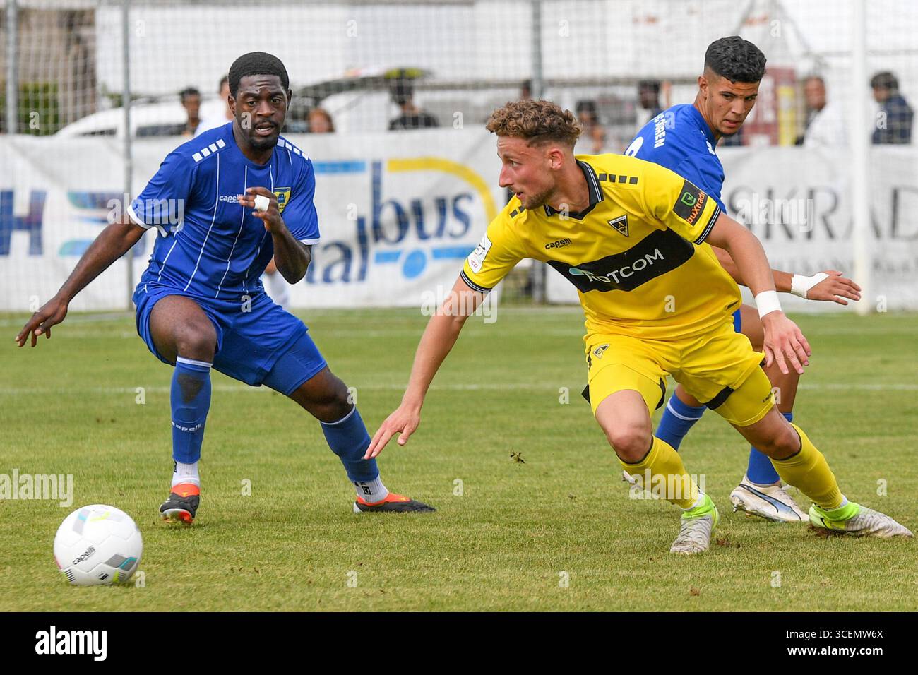 Felix Meyer (Alemannia Aachen, 4) rechts, Aktion, Action, Spielszene ...