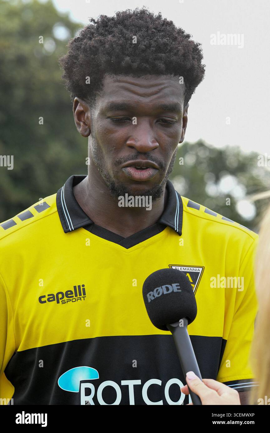 Kwasi Okyere Wriedt (Alemannia Aachen, 18), beim Interview, TV ...