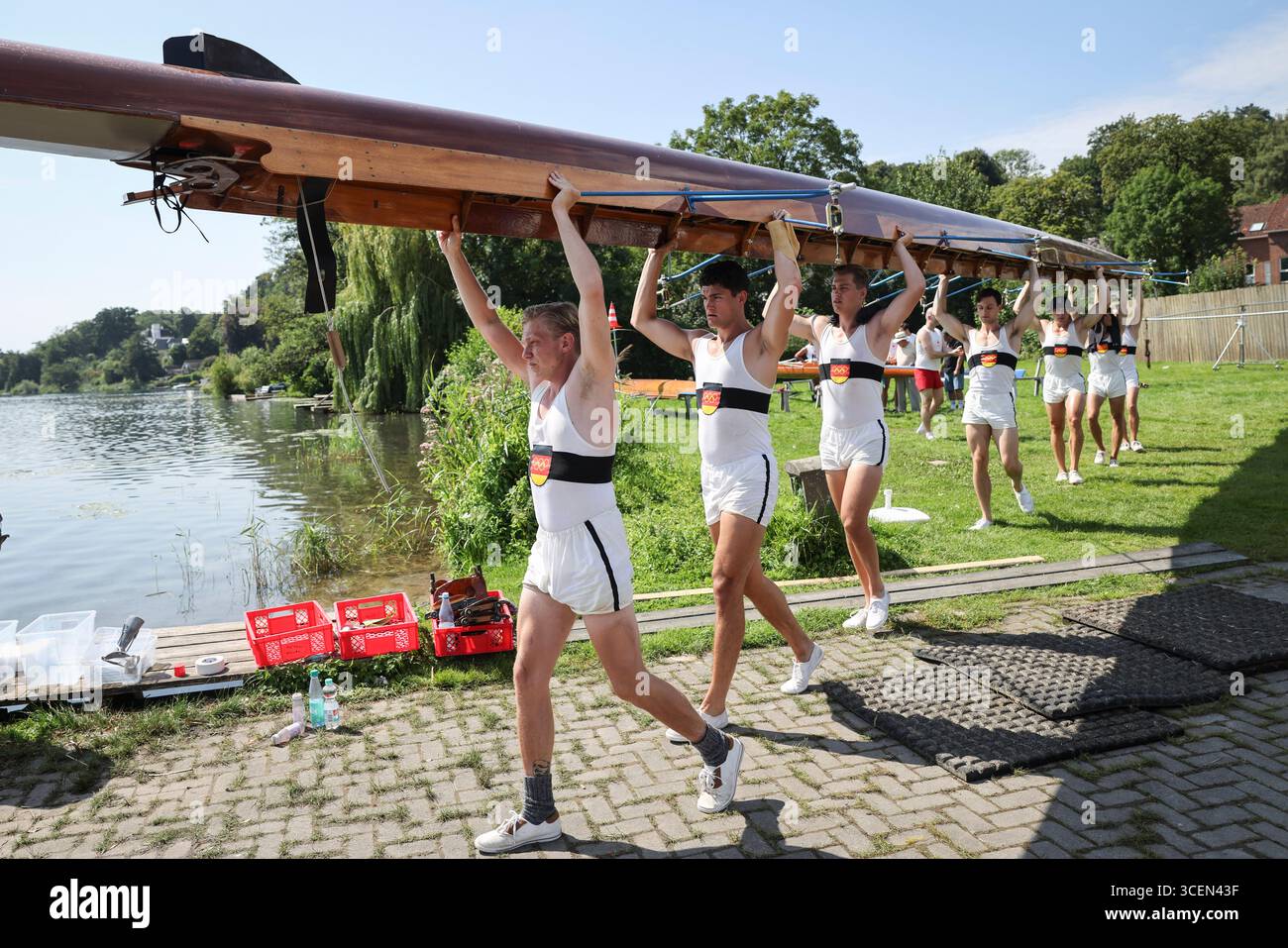 PRODUCTION - 12 August 2025, Schleswig-Holstein, Ratzeburg: Actors and ...