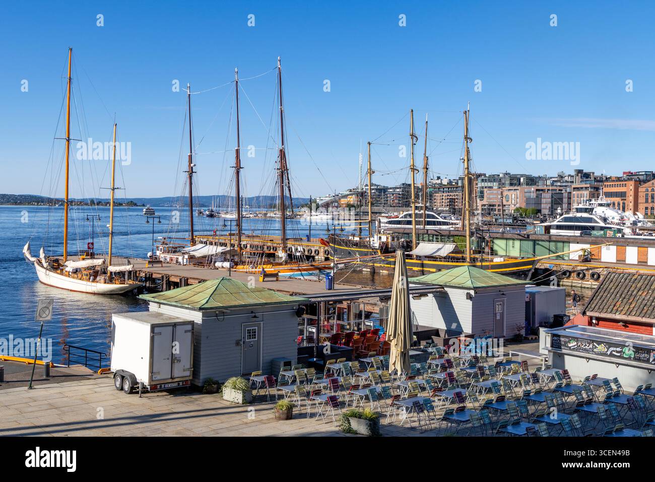 Ships norway kingdom hi-res stock photography and images - Alamy